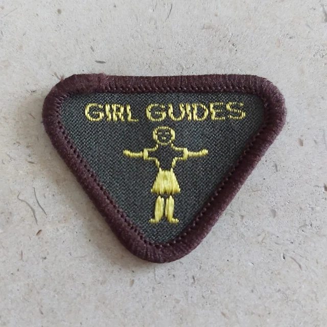 VINTAGE GIRL GUIDE Brownie Badge Patch Girlguiding New Interest 90s ...