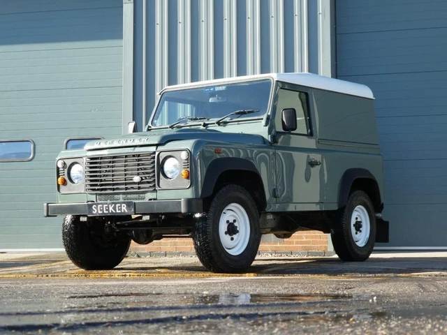 LAND ROVER DEFENDER 90 Hard Top TDCi [2.2] in Keswick green very ...