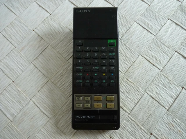ORIGINAL SONY RM-689 TV/VTR/MDP Trinitron Remote Control-Top! £12.55 ...
