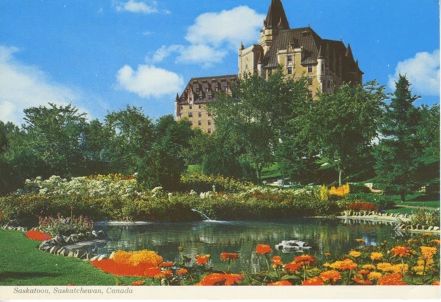 KIWANIS PARK BESSBOROUGH Hotel Saskatoon SK Sask c1972 Vintage Postcard ...