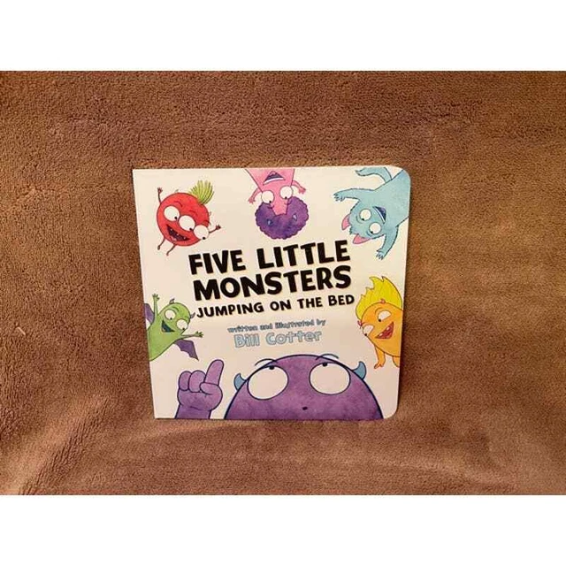 FIVE LITTLE MONSTERS Jumping on the Bed- Counting Board Book £6.59 ...