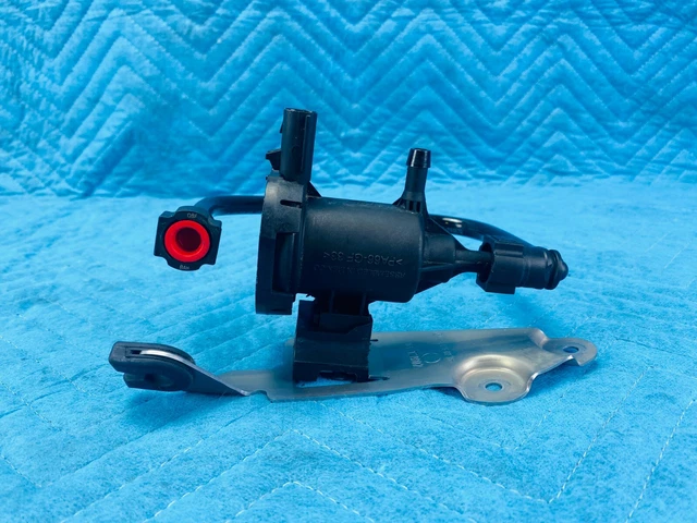 GENUINE MERCEDES FUEL System Purge Valve w/ Bracket & Line 0014760532 ...