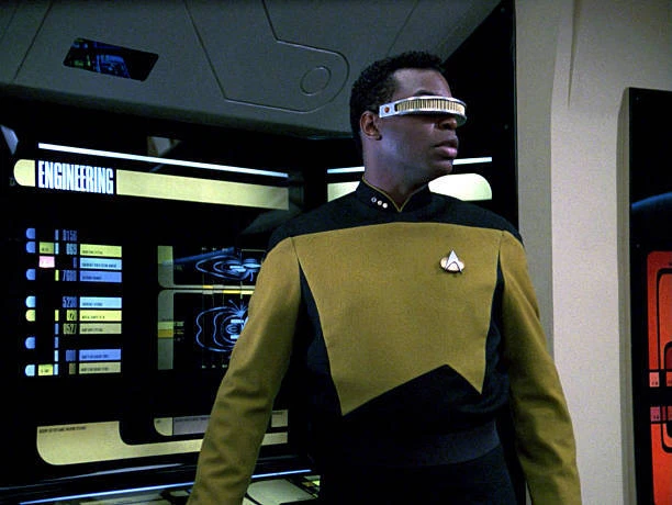 LEVAR BURTON AS Lt Commander Geordi La Forge in Star Trek 1990 TV Old ...