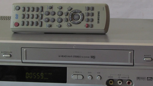 DVD-PLAYER/VHS-VIDEORECORDER SAMSUNG SV-DVD40 mit Anleitung und Fernbedienung EUR 39,99 ...