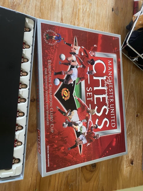 MANCHESTER UNITED CHESS Set European Champion Clubs Cup Winners 1968/ ...