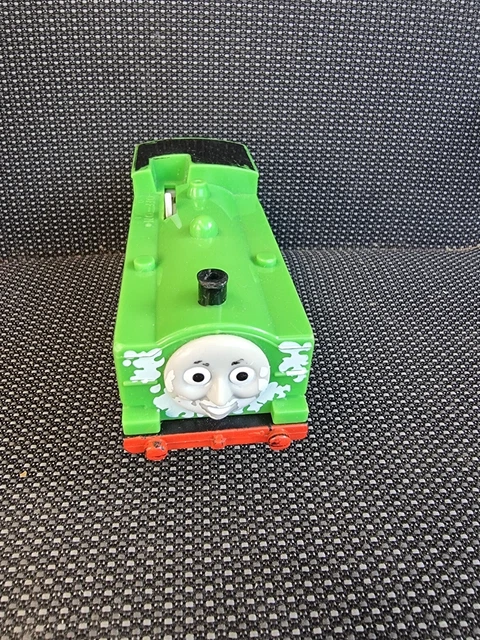 TOMY TRACKMASTER THOMAS the tank engine battery train ducks close shave ...