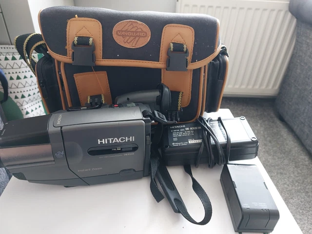 VIDEOCAMERA HITACHI VM -E54E Con Batteria, Caricabatterie, Custodia ...