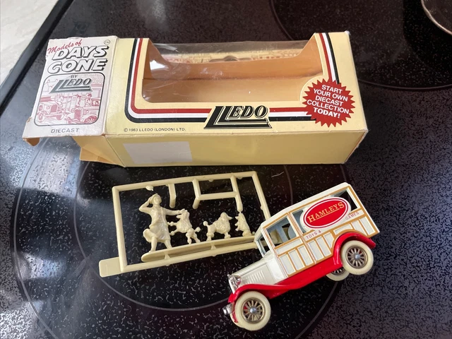 LLEDO PROMO 1934 Model A Ford Woody Wagon Hamleys With Figures Boxed £3 ...