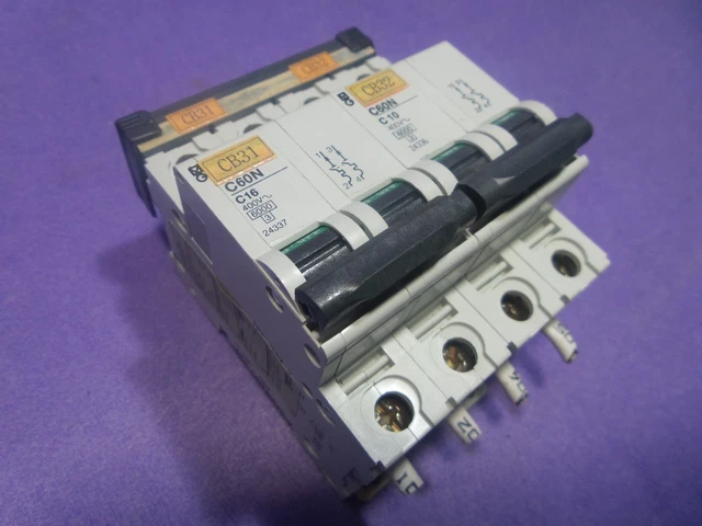 LOT DE 2 disjoncteurs Merlin-Gerin multi9 C60N C16, C10 2 pôles D ...