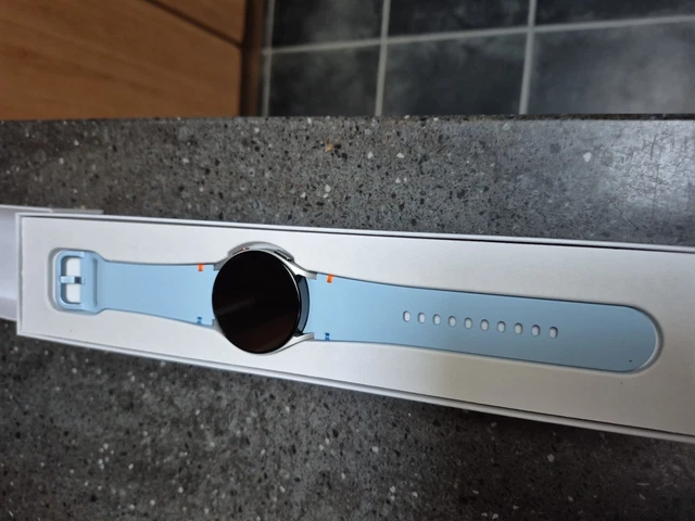 SAMSUNG GALAXY WATCH FE 40mm Silver BRAND NEW. Model:SM-R861 £89.00 ...
