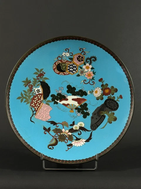 GRAND PLAT ANCIEN Japon fond bleu turquoise éventail fleurs émail ...