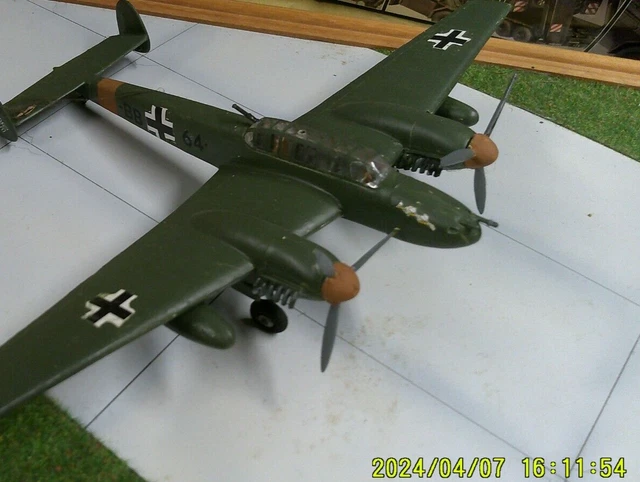 MESSERSCHMITT BF 110 Gebaut+Bemalt 1/72 EUR 12,00 - PicClick DE