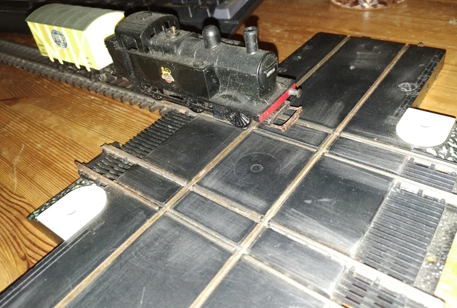 TRIANG MINIC MOTORWAY RM.928 double track level crossing, no barriers £ ...