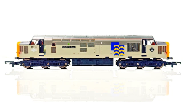 LIMA 00 GAUGE - L204964 - Class 37 Diesel 37715 Railfreight British ...