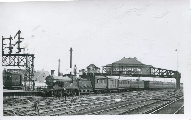 SOUTHERN RAILWAY passing Clapham Junction ,Waterloo to Reading 25/7/26 ...