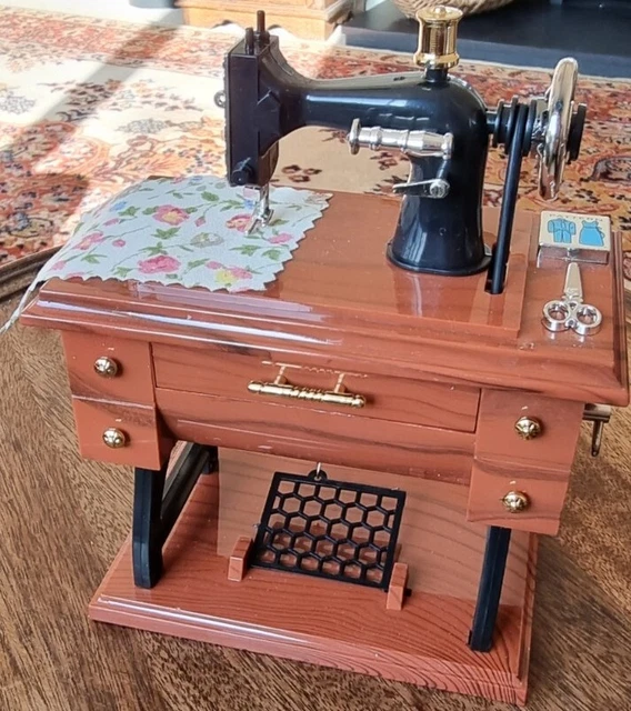 SARTORIUS DECORATIVE MUSIC Box Ornament Sewing Machine With Moving ...