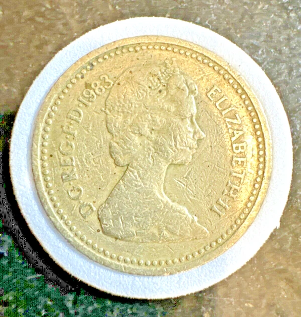 PREOWNED- VERY RARE 1983 British One Pound Coin "DECUS ET TUTAMEN ...