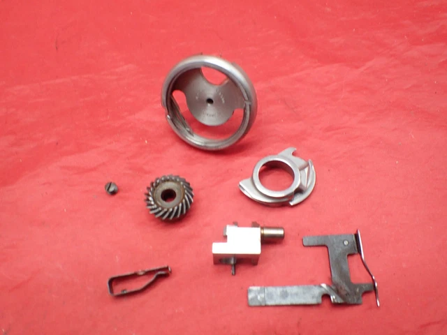 VINTAGE 1956 SINGER Sewing Machine 401A Rotating Hook Gear & Bobbin ...