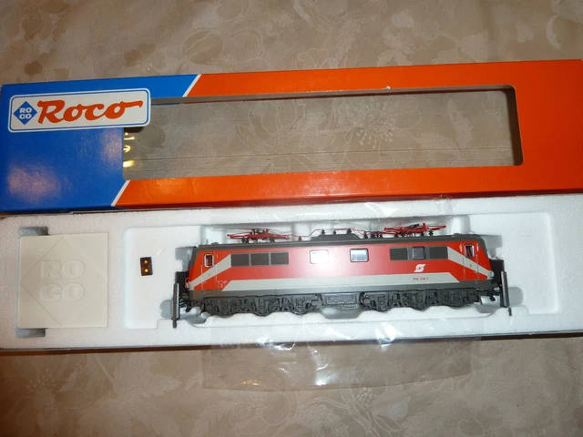 ROCO HO & Locomotive Electrique BR 1110.018-7 des ÖBB "Digital/Analogue ...
