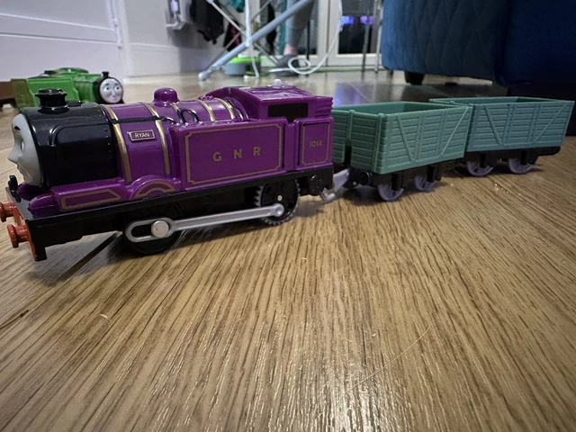 RYAN TRACKMASTER MOTORISED Train Thomas The Tank Engine With Trucks £4. ...