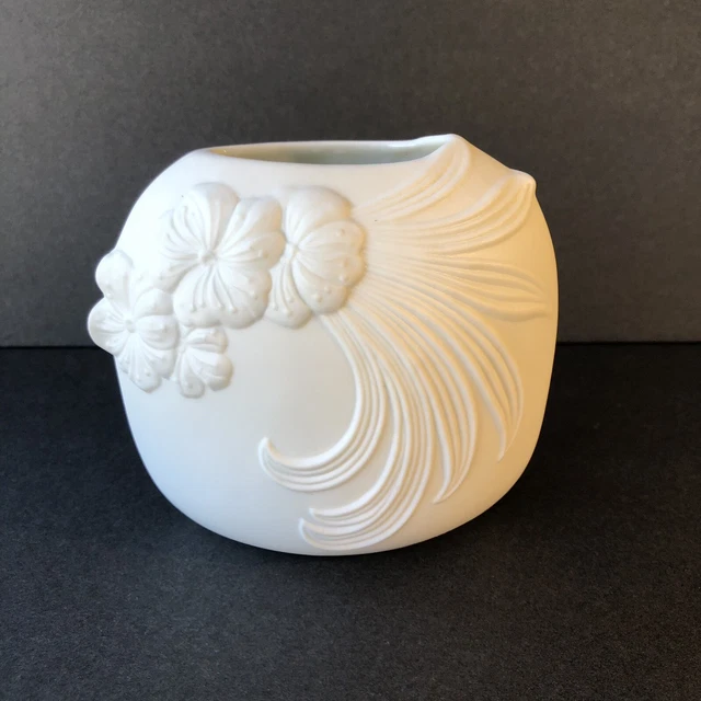 M. FREY FOR AK Kaiser Optic Art Vase Germany Matte Bisque White 4 ...