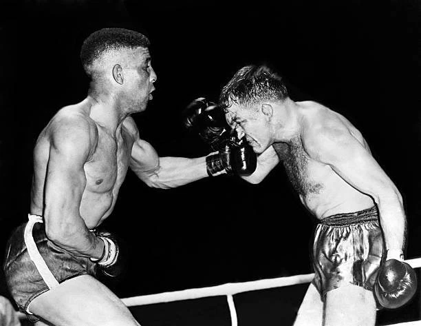 RANDOLPH TURPIN AND Charles Humez during their fight at White City ...