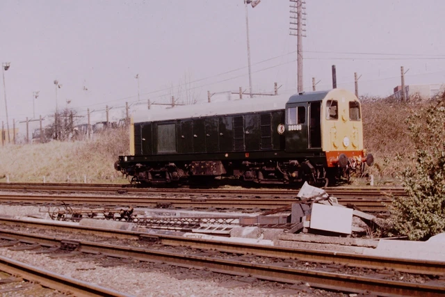 1995 BRITISH RAIL Diesel Loco D8098 Railway Slide Ref 3330 £2.50 ...