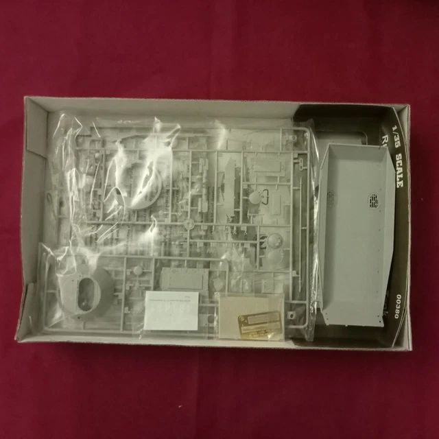 RUSSIAN PT-76 AMPHIBIOUS Tank - SCALA 1/35 Trumpeter 00380 EUR 37,00 ...