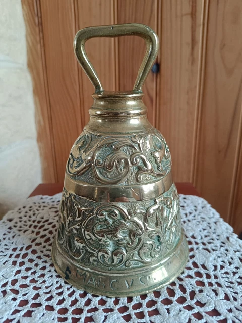 BELLE CLOCHE ANCIENNE en bronze, cloche d'autel évangéliste . EUR 99,99 ...
