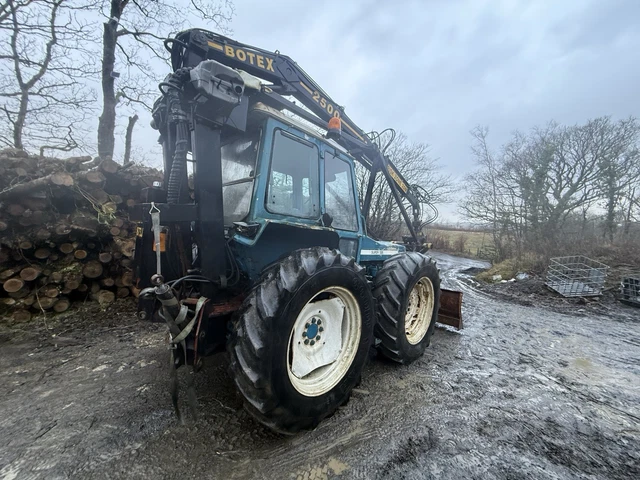 FORD COUNTY SUPER 6 with roof mount botex crane and timber trailer £ ...