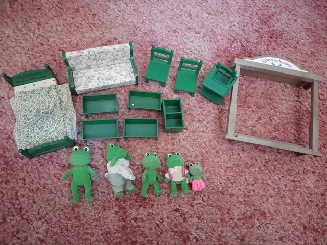COLLECTION OF VINTAGE sylvanian families Frog Family Figures Bundle ...