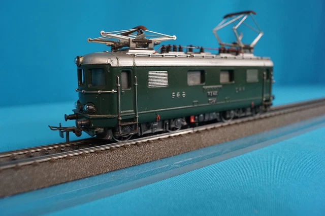 LOCOMOTIVA ELETTRICA MARKLIN RE 800 SBB CFF Br Re 4/4 Verde vers. 1 ...