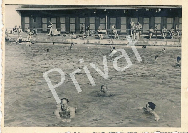 PHOTO WK II Wehrmacht Soldats Bain Thermal Natation H1.23 EUR 35,49 ...