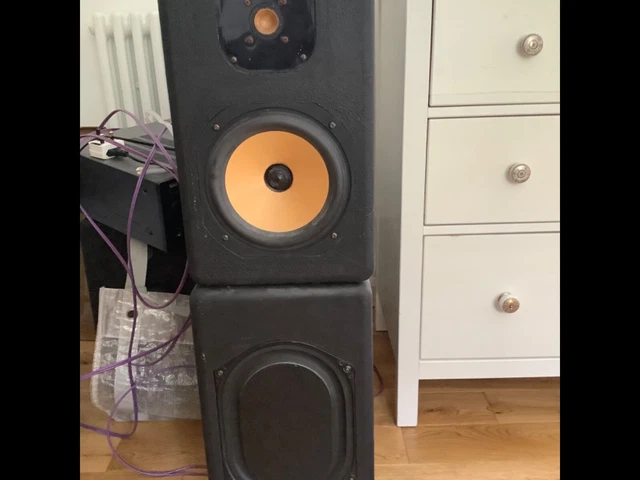 FARADAY TOWER CONCRETE cabinet Hifi loudspeakers. Focal drive units ...