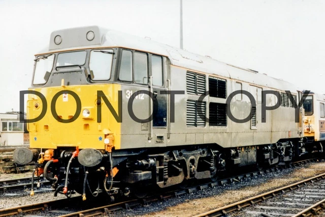 UK DIESEL TRAIN Railway Photograph Of Class 31 31412 Loco. (Rm31-423) £ ...