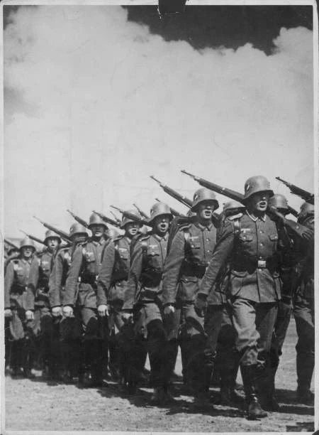 GERMAN SOLDIERS TRAINING during World War Two, Germany, 1939 1945 Old ...