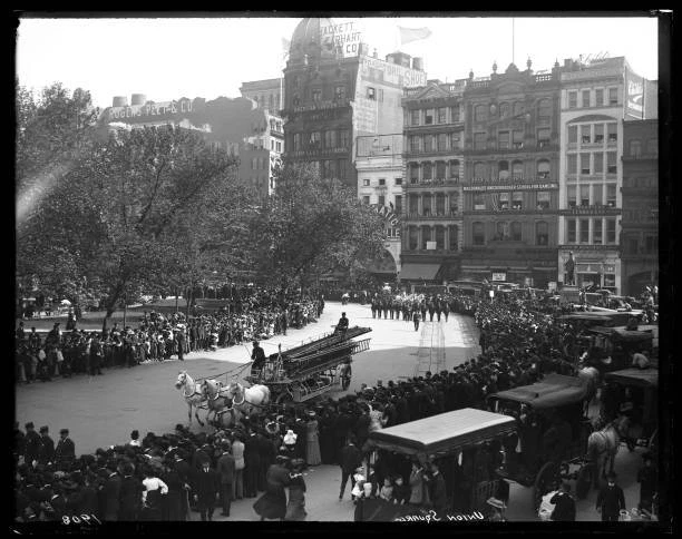 UNION SQUARE WEST Horse drawn fire apparatus in parade of f - 1900 Old ...