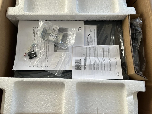 CISCO ISR4300 SERIES Integrated Services Router ISR4331/K9 V03 £799.99 ...