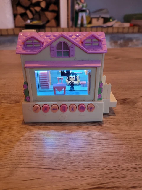 PIXEL CHIX 2005 Electronic Dollhouse Cottage House Yellow Pink Roof ...