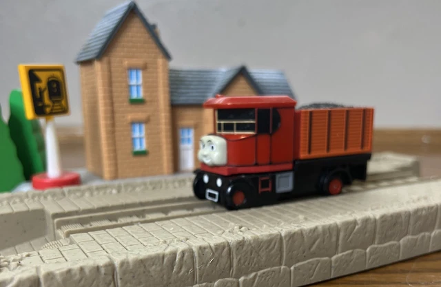 THOMAS & FRIENDS TrackMaster Elizabeth Lorry Truck Motorized Engine ...