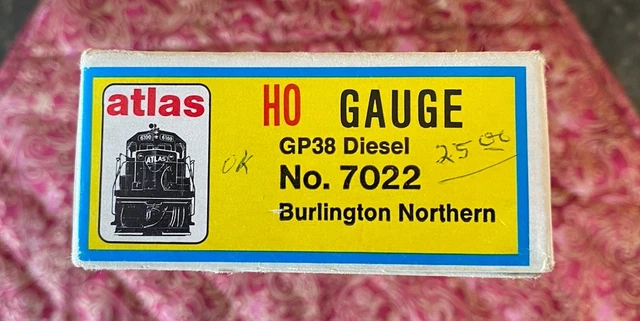 HO SCALE ATLAS Diesel Locomotive GP38 Burlington Northern 2074 #7022 ...