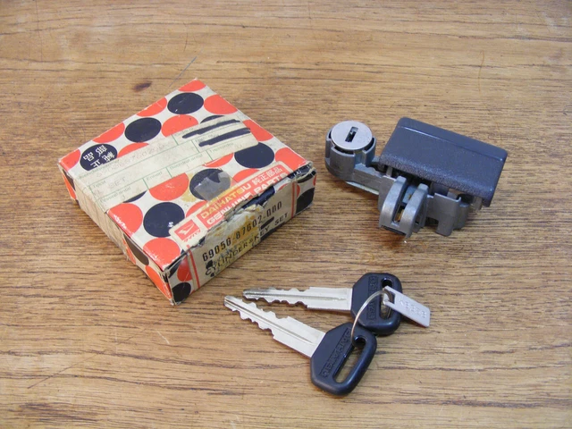 NOS OEM DAIHATSU Rocky Feroza Cylinder Key Set K8358 69056-87602 Glove ...