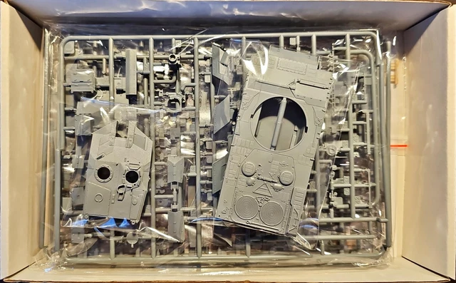 VESPID 720015, LEOPARD 2 A7+, German Main Battle Tank, 1/72, MIB EUR 18 ...