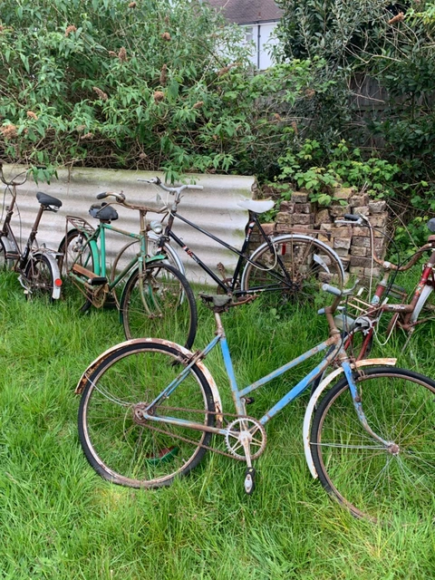 COLLECTION OF VINTAGE push bikes Phillips ,Raleigh,Puch,Dawes projects ...