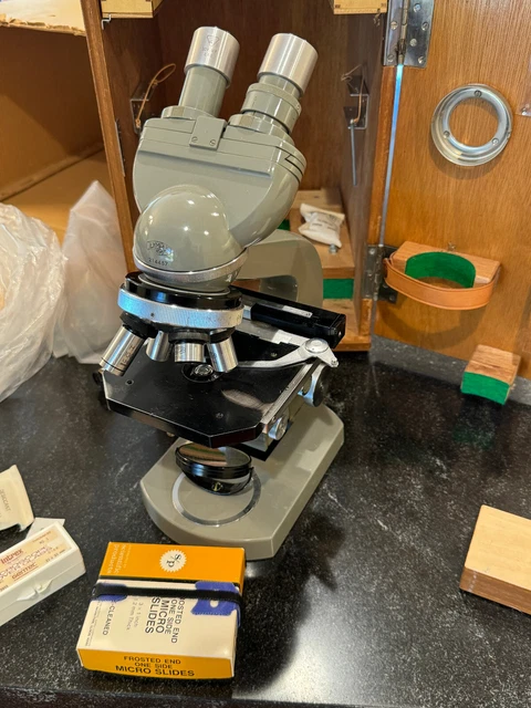 OLYMPUS STEREO BINOCULAR Microscope model ECEBi with 10x 20x 40x 100x ...