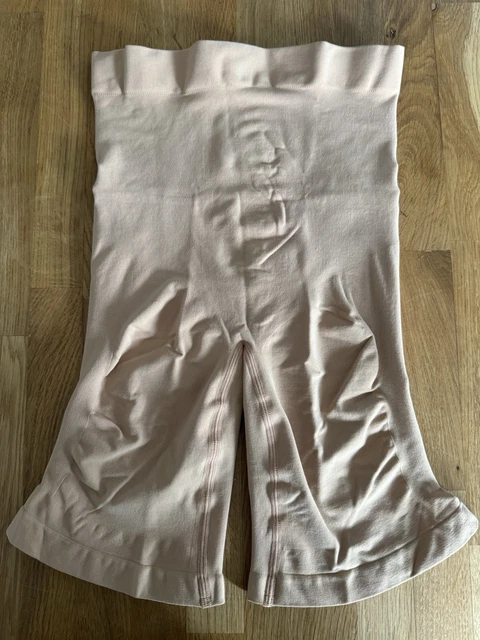 SKIMS SEAMLESS SCULPTING Short Mid Thigh Size 4X/5X Colour Ochre £29.99 ...