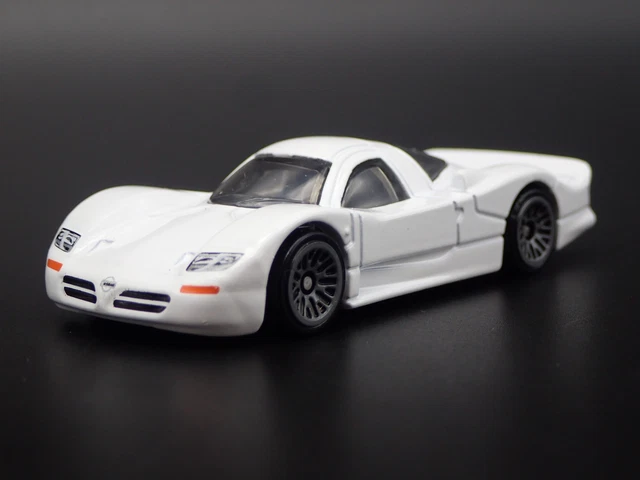 NISSAN R390 GT1 Race Car Rare 1:64 Scale Collectible Diorama Diecast ...