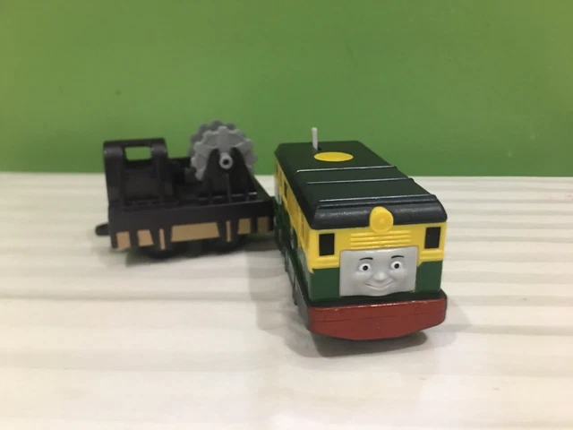 MATTEL THOMAS TANK TRACKMASTER Motorized PHILLIP #68 w CAR 2013 SHIPS ...