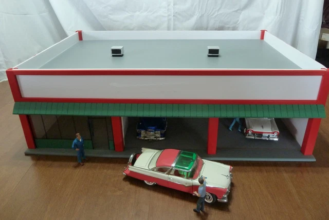 FINISHED CUSTOM MADE Model SHOWROOM/GARAGE/DEALERSHIP 1/32 Scale Diorama £170.45 - PicClick UK