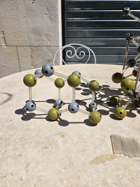 ANCIEN JEU DE Construction Sur L'atome Des Années 70 EUR 90,00 ...